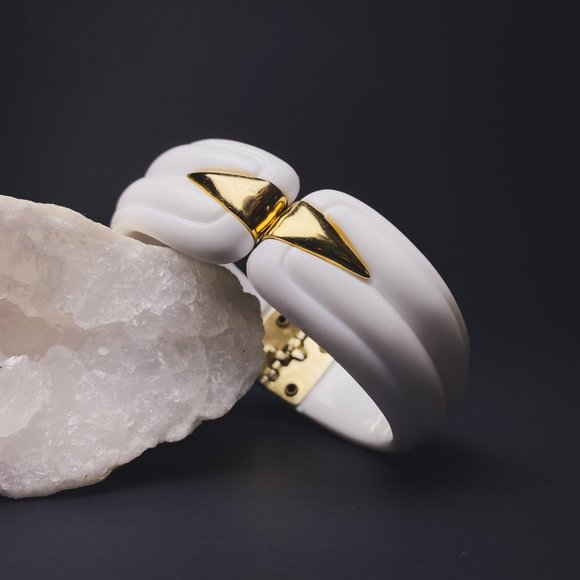 Jewelry | Vintage Mid Century Modern Style White Acrylic Gold Clamp ...